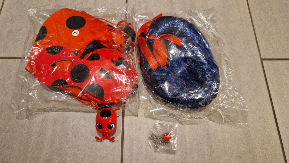 Miraculous - Ladybug Kostüm mit Kwami Tikki und Halskette (Neu und originalverpackt) in ...