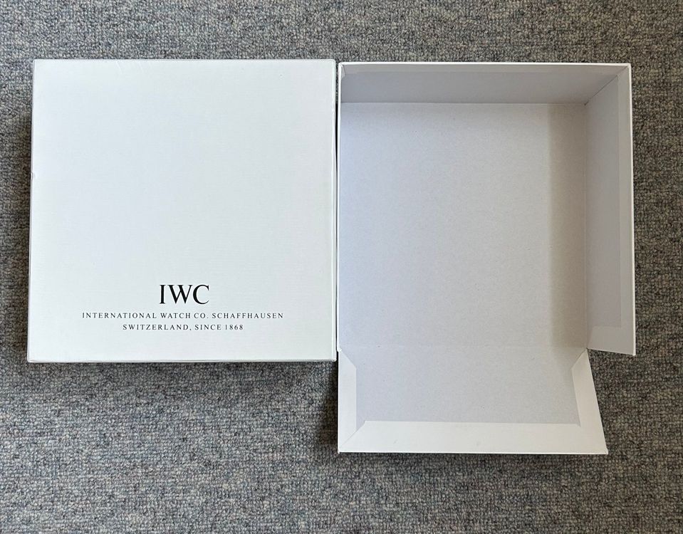IWC Box (Karton Umbox für die alte grosse Holzbox der 90er) (Neu (gemäss Beschreibung)) in ...