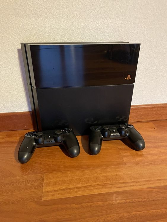 Playstation 4 500GB +2 Controller | Kaufen auf Ricardo