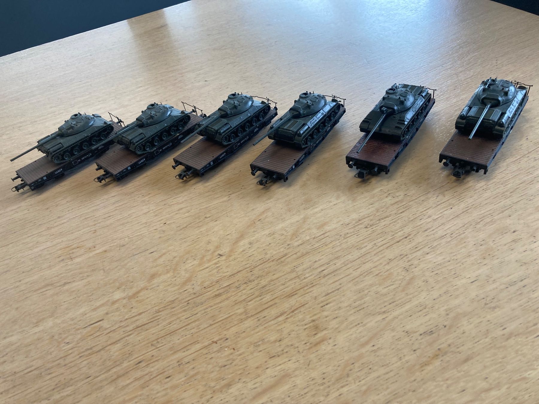 Panzerzug mit 6 Panzer beladen mit AC Achsen (Gebraucht) in Willisau ...