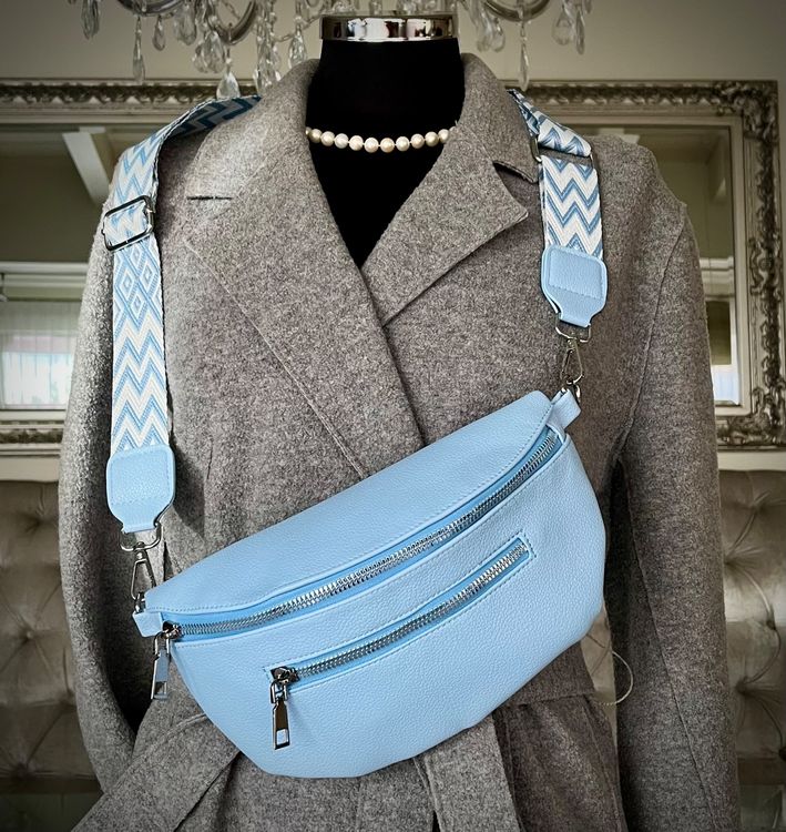 💎 Crossbody-Tasche, hellblau – NEU! (Neu und originalverpackt) in Vaduz ...