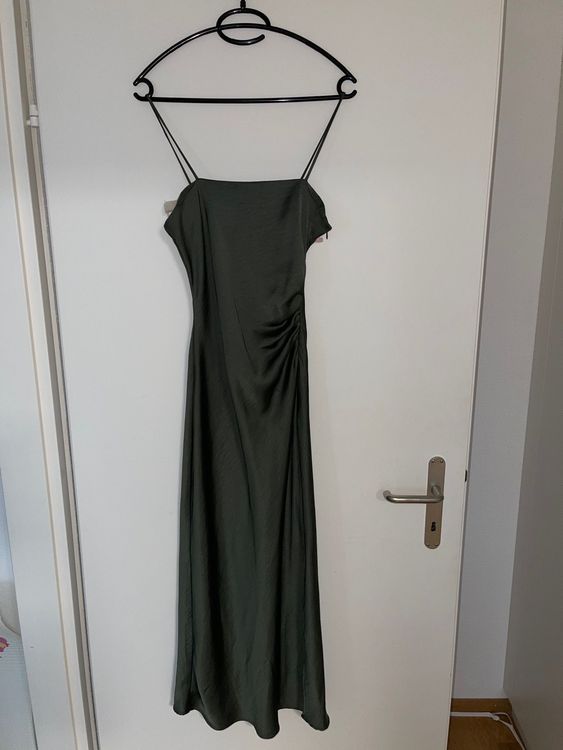 NEU Abendkleid Maxi Seidenlook XS Zara (Neu und originalverpackt) in Zug für CHF 14 – mit ...