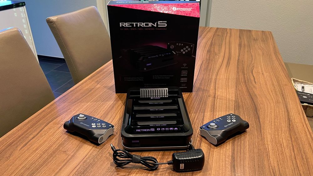RetroN 5 Konsole mit 2x Controller (Gebraucht) in Gossau ZH für CHF 149 ...