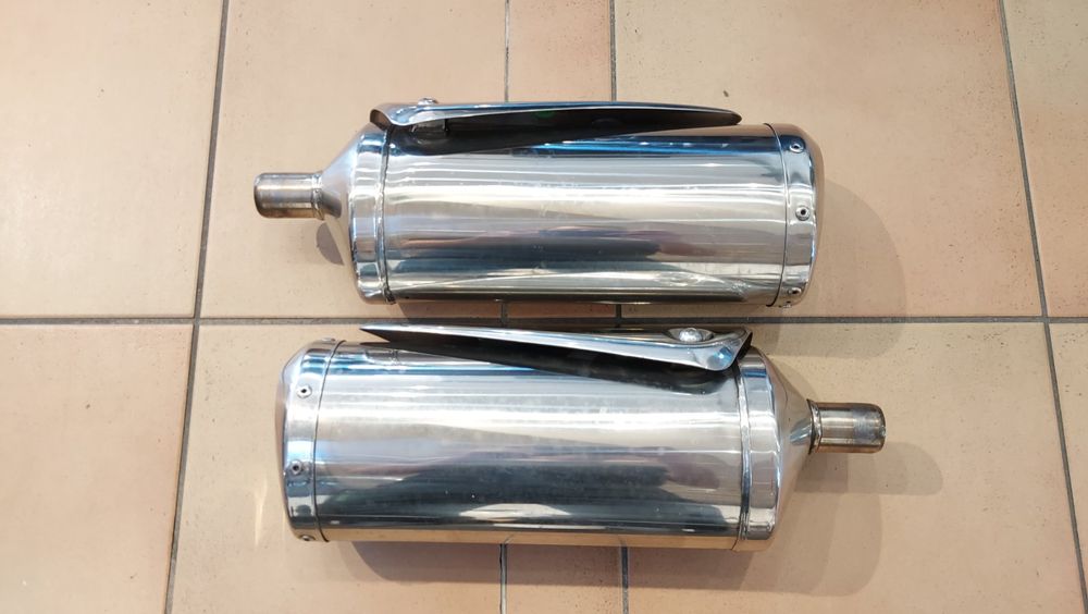 Triumph Speed Triple 1050 Auspuff 2200561 2200562 (Gebraucht) in ...