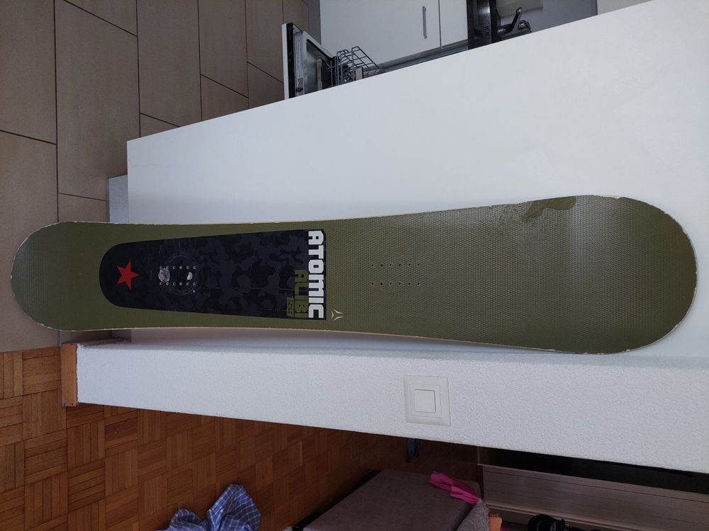 Atomic Alibi 159 Snowboard für Projekt oder Wüste (Gebraucht) in Elsau ...