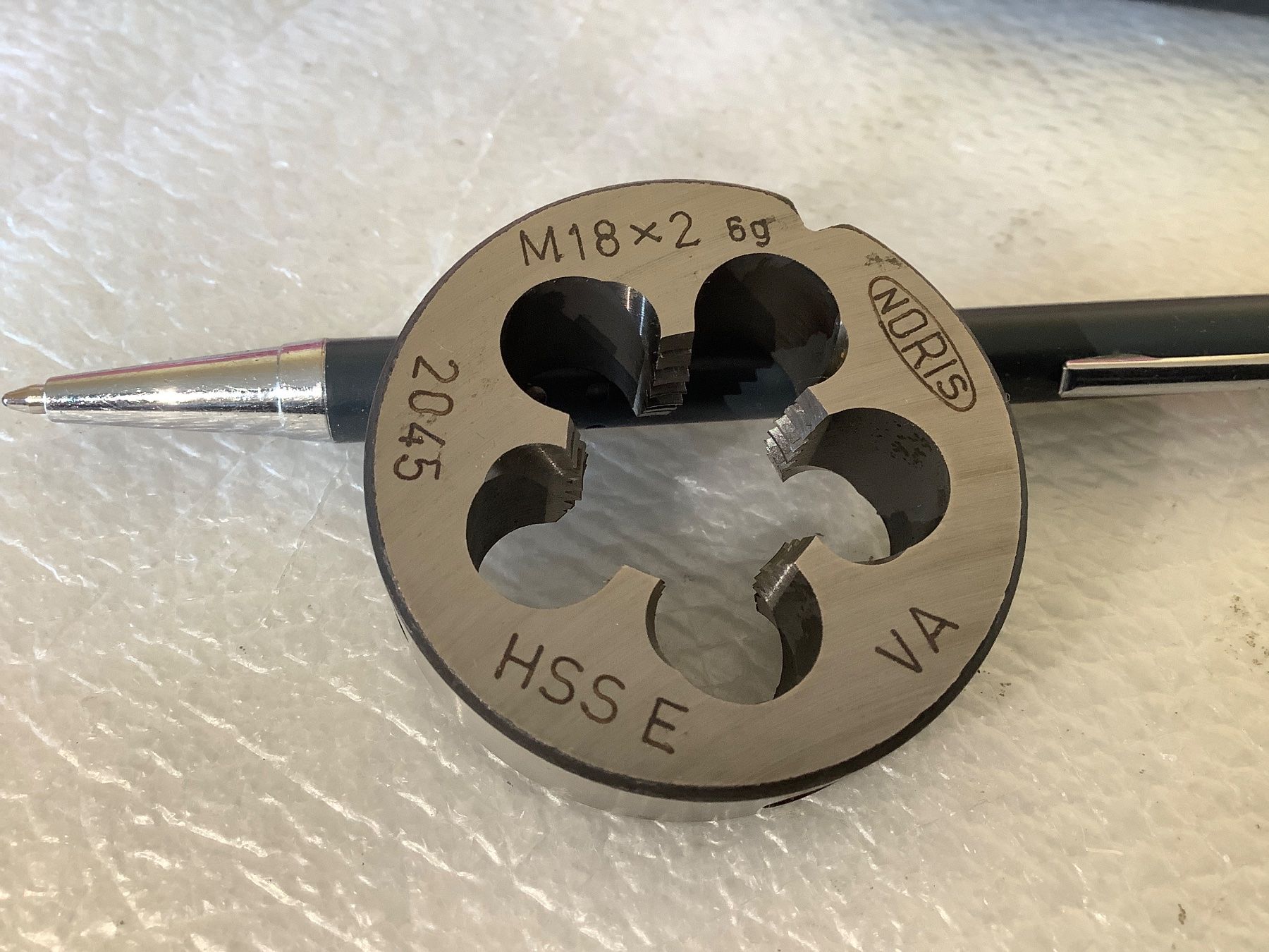 M 18 x 2 HSS-E Schneideisen Filiere, neu von NORIS Germany (Neu (gemäss ...