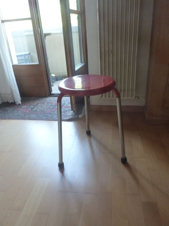 Hocker, rot, stabil, Dreibein, Bergküche, Metall, 50er Jahre (Gebraucht ...