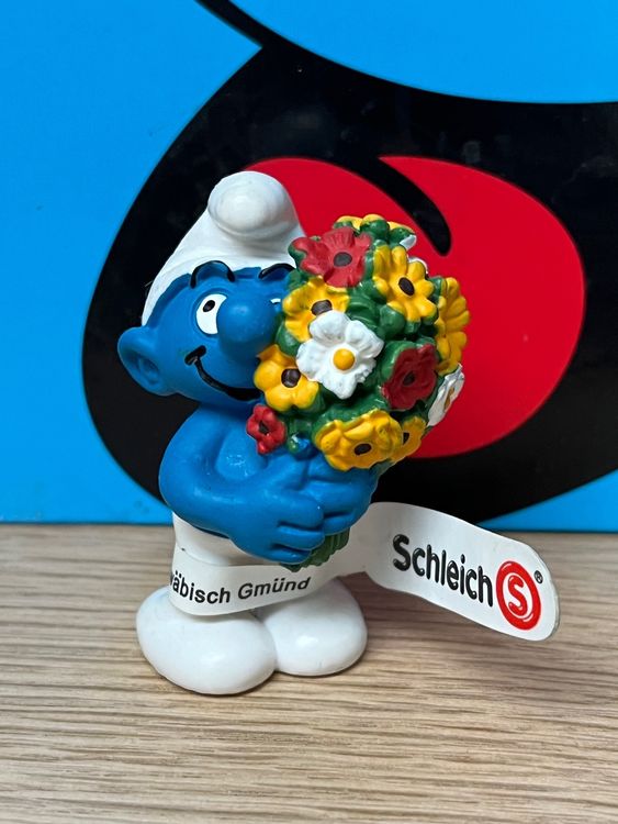 Schlumpf mit Blumenstrauss (Neu (gemäss Beschreibung)) in Lyss für CHF 7 – mit Lieferung auf ...