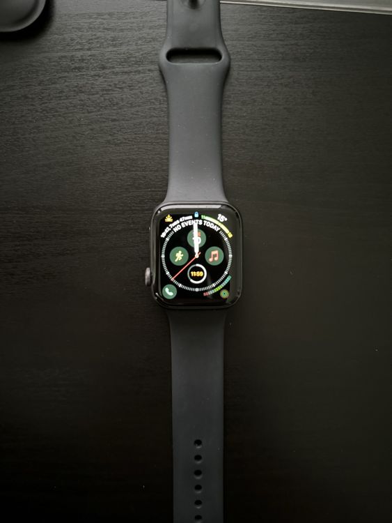 Apple Watch 4 - Cellular - 44mm - fast neuwertiger Zustand! (Gebraucht ...