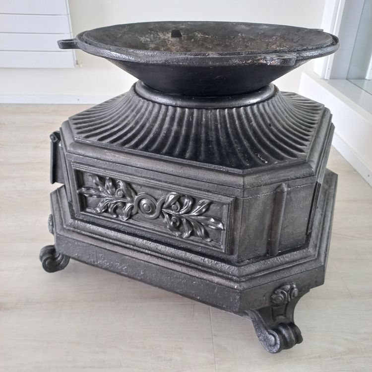 Ancien four en fonte (D'occasion) à Blonay pour CHF 90 – retrait ...