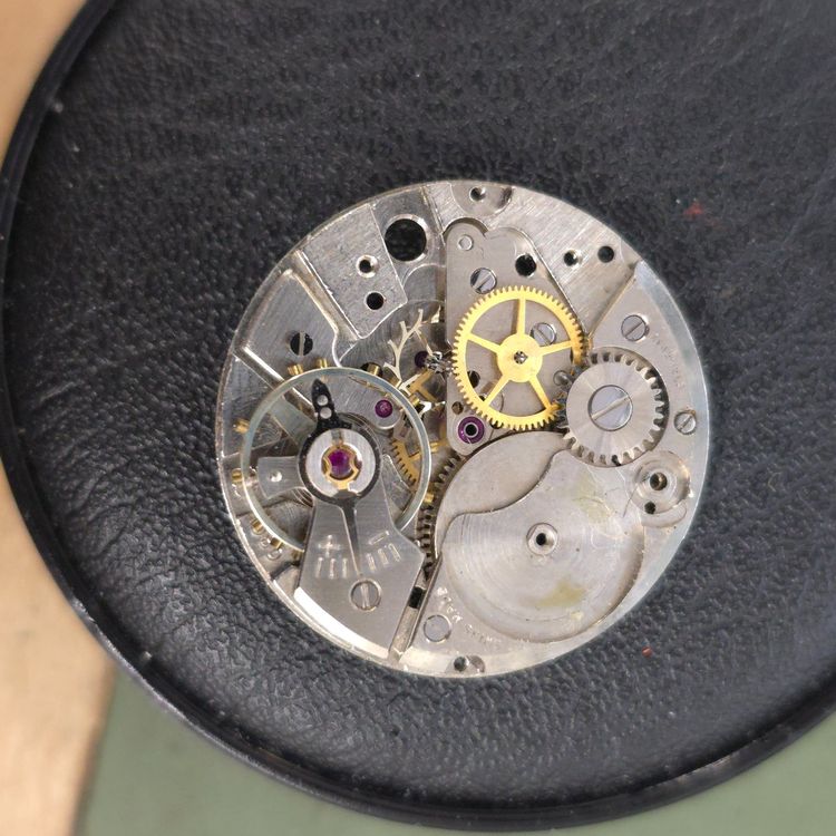 Mouvement ETA 1080 non complet pour pièces (Defekt) in Tramelan für CHF ...