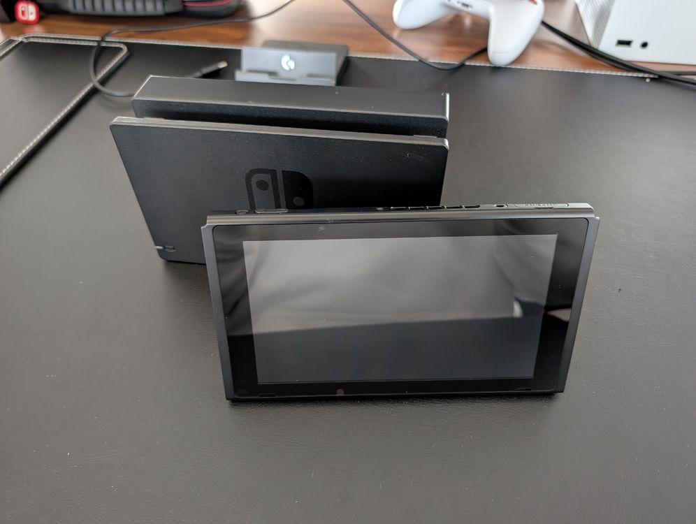 Nintendo Konsole und Station - Powerbutton defekt (Gebraucht) in ...