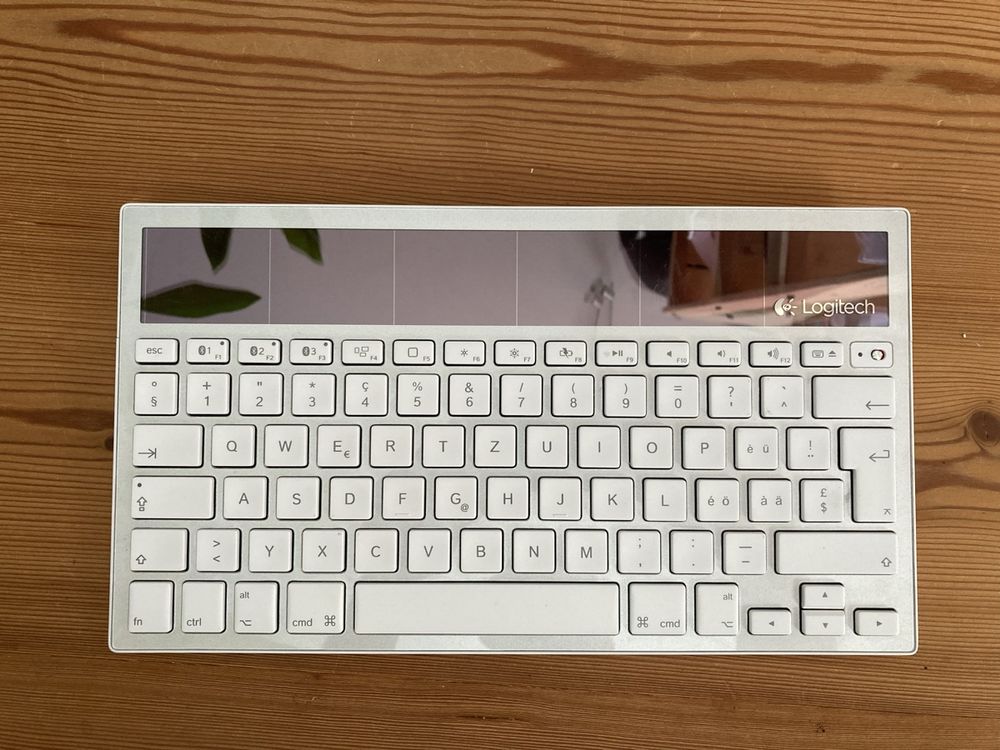 Logitech Wireless Solar Keyboard K760 (Gebraucht) in Pfäffikon ZH für ...