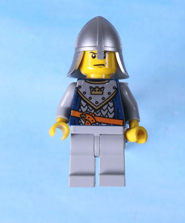 Lego Minifigur Crown Knight Scale Mail with Crown | Kaufen auf Ricardo