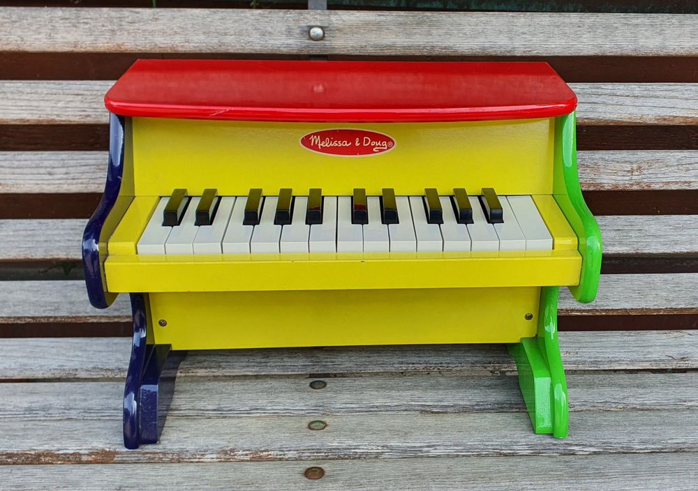 schönes Melissa & Doug Kinder Klavier mit 25 Tasten (Gebraucht) in ...