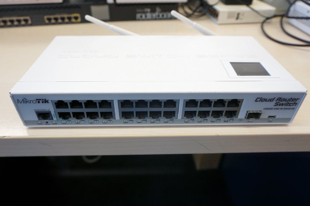MikroTik Cloud Router Switch CRS125-24G-1S-2HnD-IN (Gebraucht) in ...