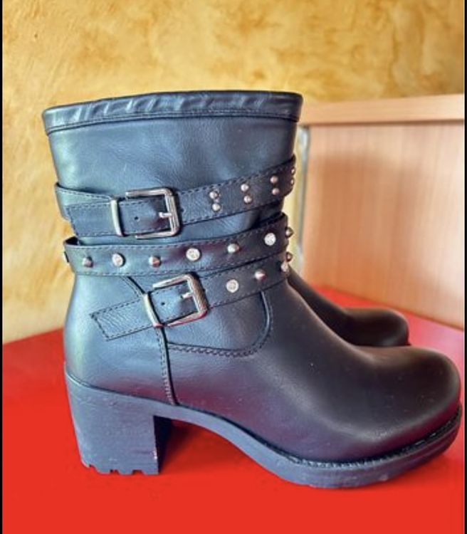 MAGNIFIQUES BOTTINES NOIRES - POINTURE 37 | Kaufen auf Ricardo