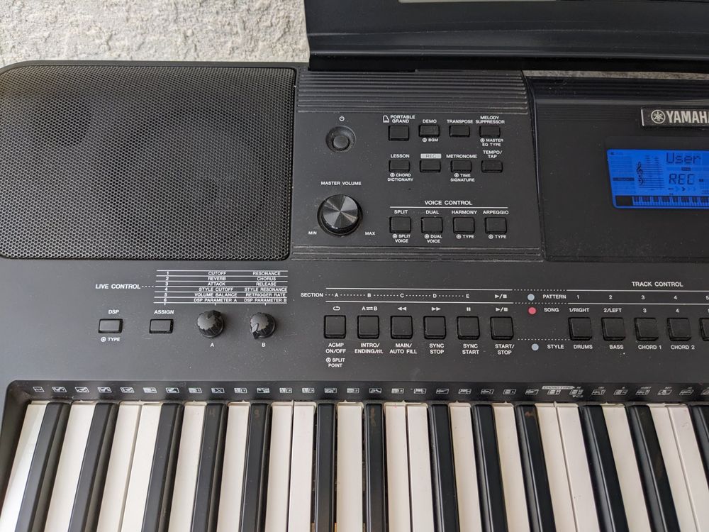 Yahama Keyboard PSR E453 (Gebraucht) in für CHF 85 – mit Lieferung auf ...