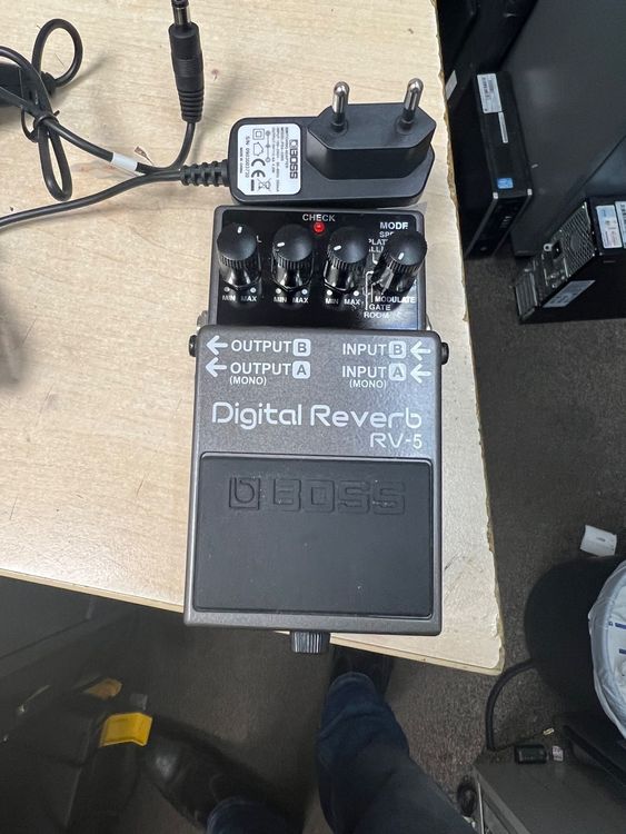 Boss Digital Reverb RV-5 mit Stromadapter (Gebraucht) in Kehrsatz für ...