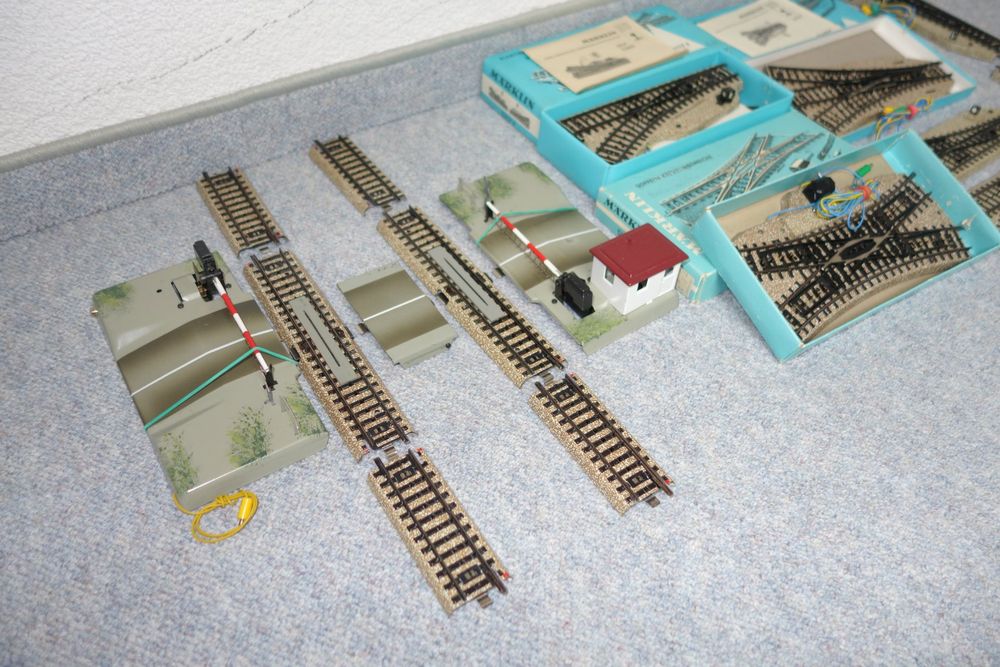 Märklin M-Gleis Weichen und Bahnübergang 7192 / 7193 | Kaufen auf Ricardo