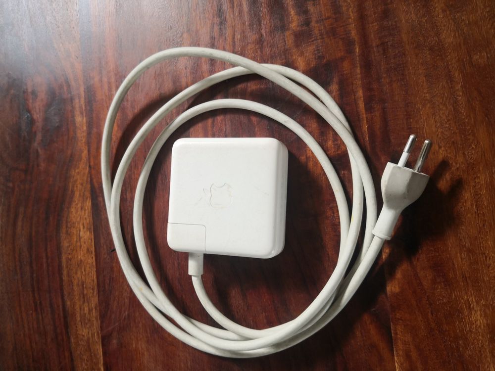 Apple Macbook Power Adapter USB-C 61W (Gebraucht) in Zürich für CHF 11 – mit Lieferung auf ...