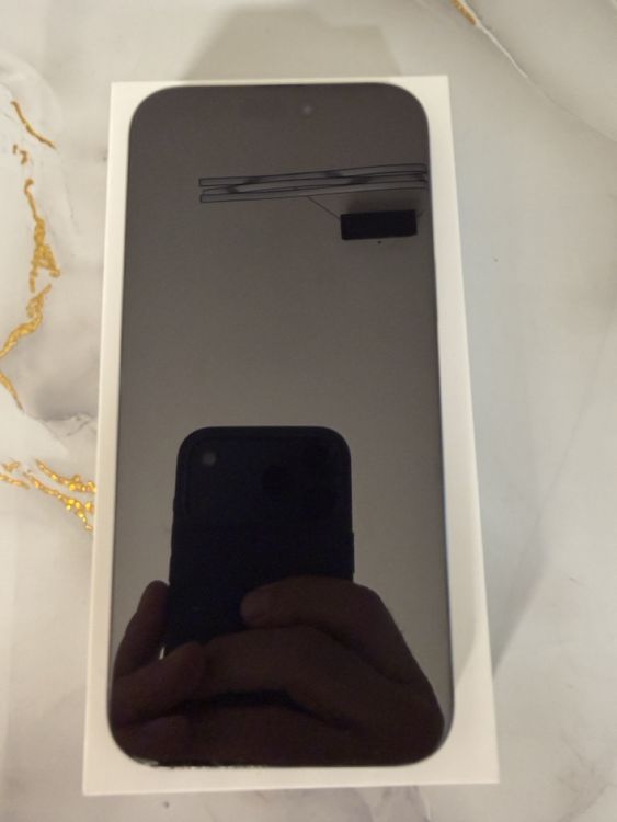 iPhone 16 Pro Max 1TB / Titane Noir (Gebraucht) in Bulle für CHF 872 ...