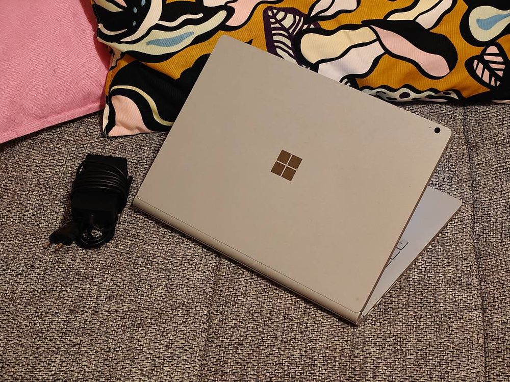 Surface Book 3 Laptop / Tablet (i5 + 8GB + 256GB) Top Akku (Gebraucht ...