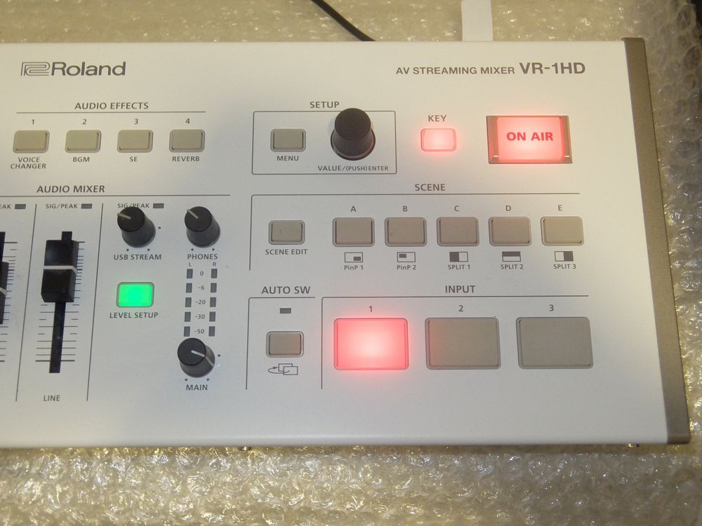 Roland VR 1HD Streaming AV Mixer (Gebraucht) in Basel für CHF 199 – mit ...