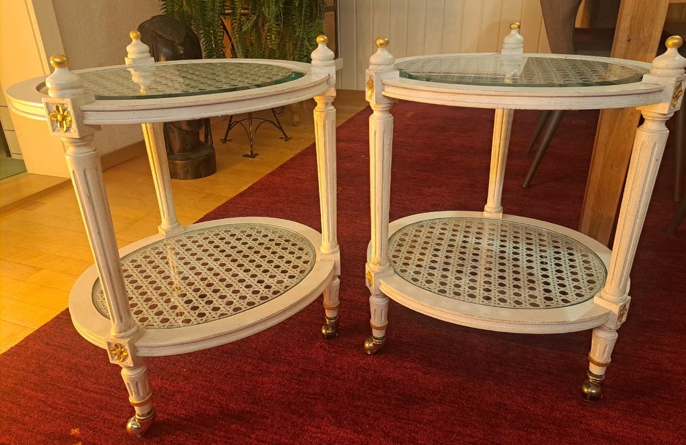 2 Antike Beistelltische (Gebraucht) in Rehetobel für CHF 300 – nur Abholung auf Ricardo kaufen