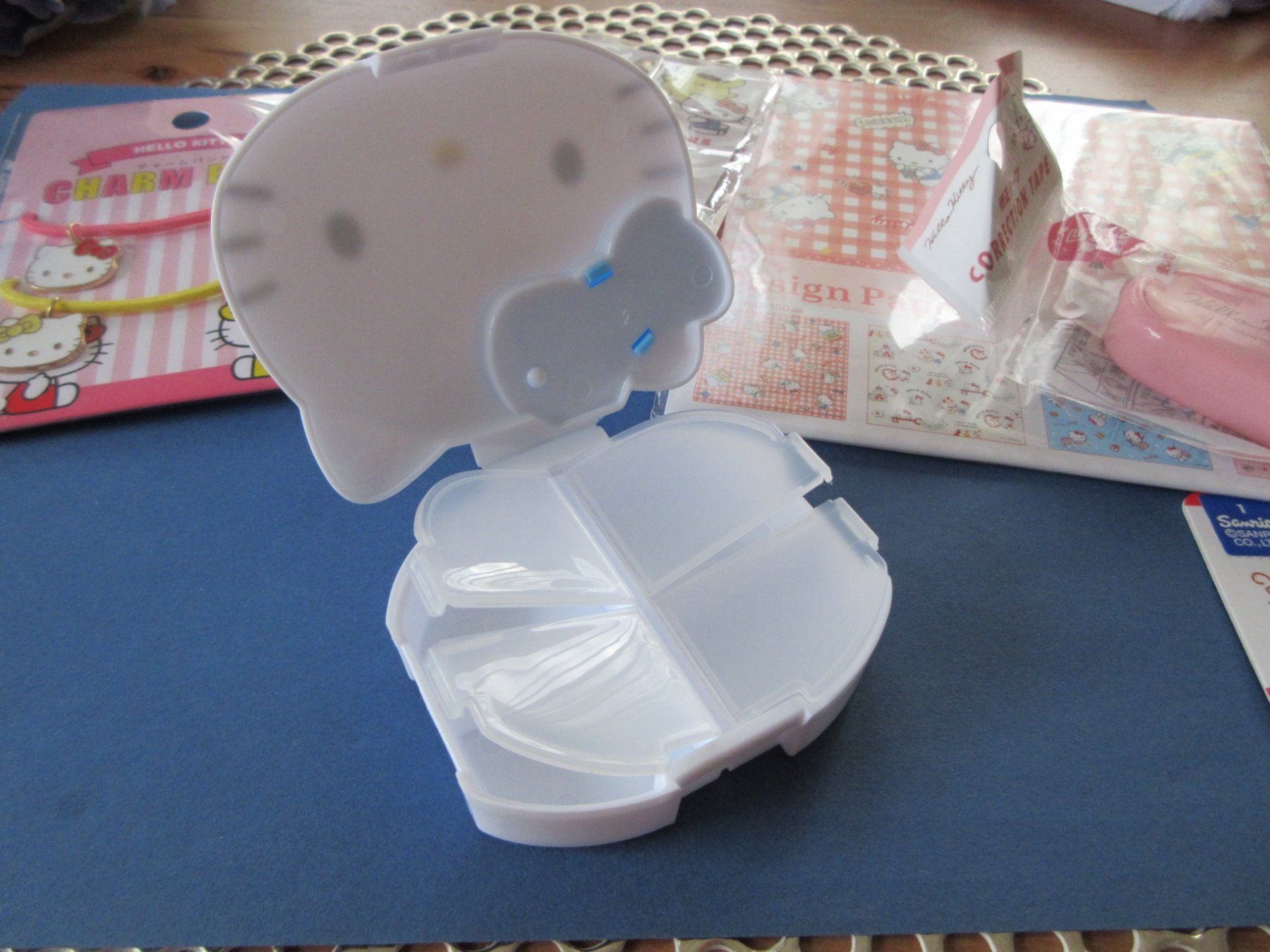 Sanrio Hello Kitty set Origami, Medicine case, Charm/new! (Neu (gemäss ...