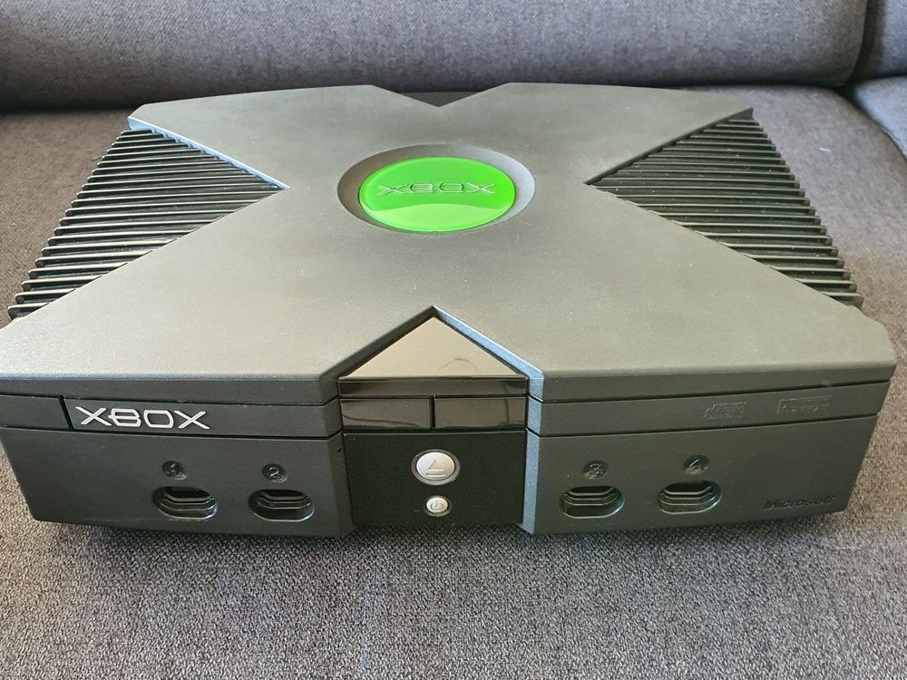 Xbox Classic + 10 jeux (Gebraucht) in valangin für CHF 80 – mit ...