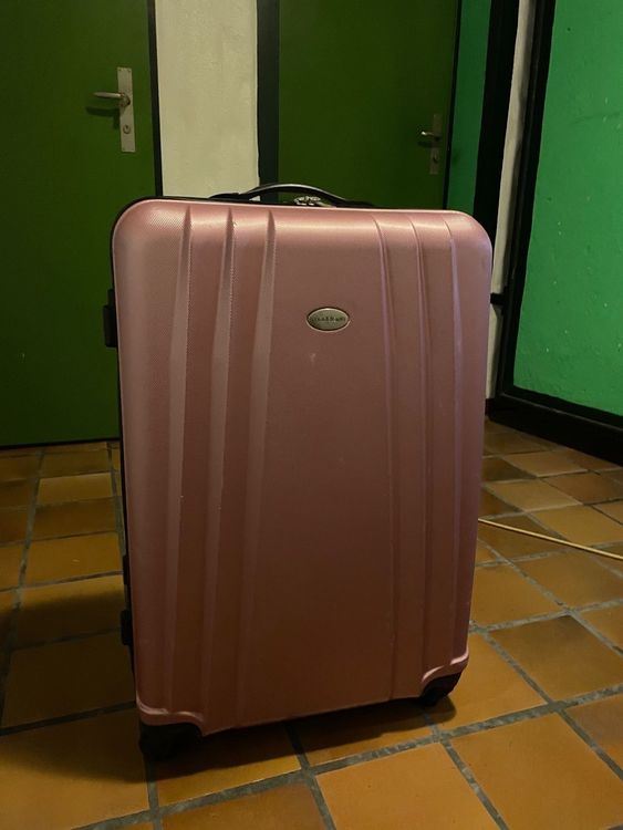 Grosser Rosa Koffer von Manor (Gebraucht) in Zürich für CHF 52 – nur ...