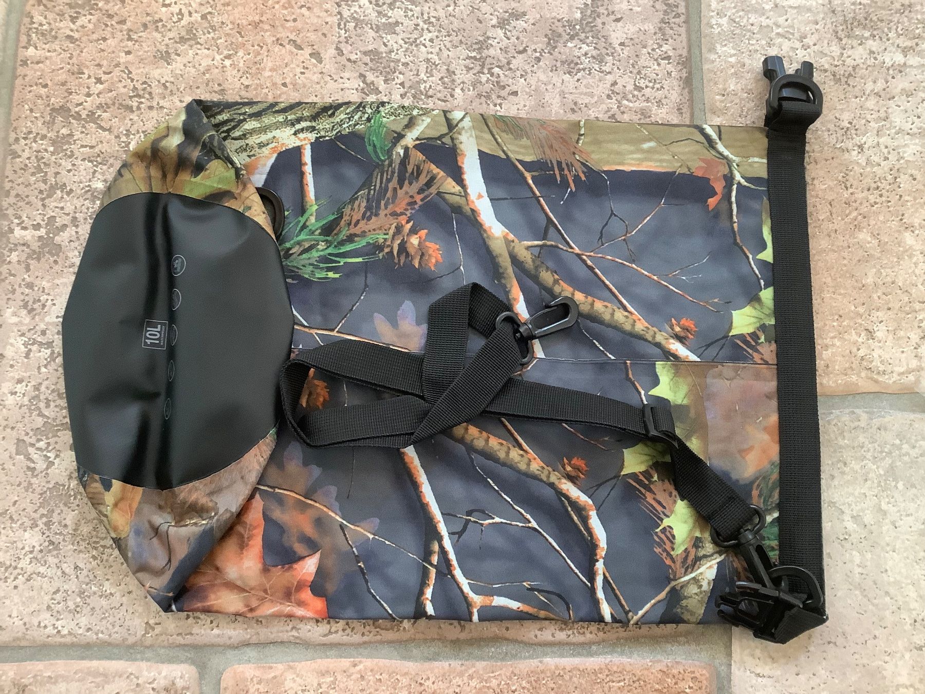 Sac étanche pour la baignade. Camouflage. 10 litres (Neu und originalverpackt) in Massongex für ...