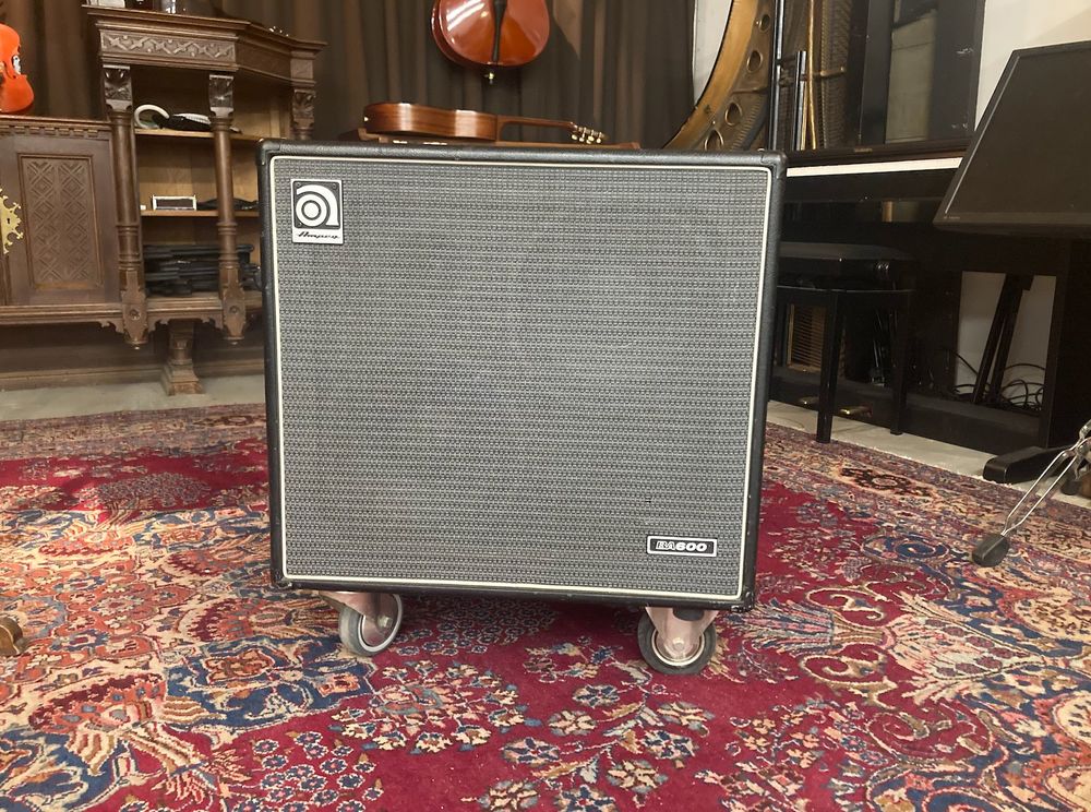 Ampeg BA600 Bass Combo Amp - Mit extra grossen Rollen. (Gebraucht) in ...