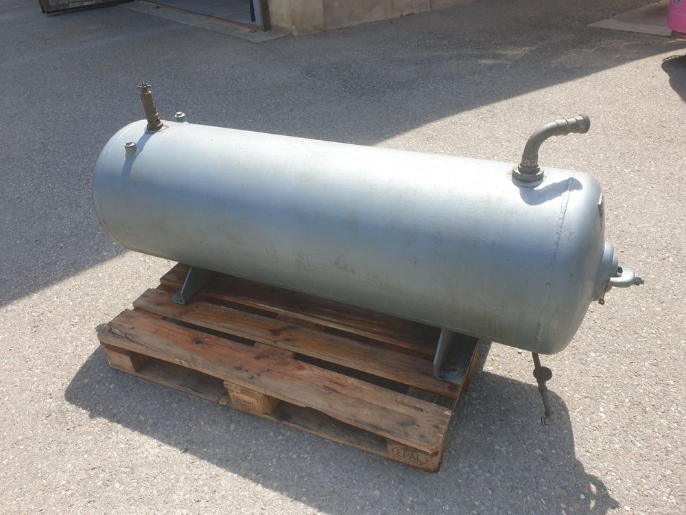 Cuve de compresseur 10 bar 300 litres (Gebraucht) in Champoz für CHF ...