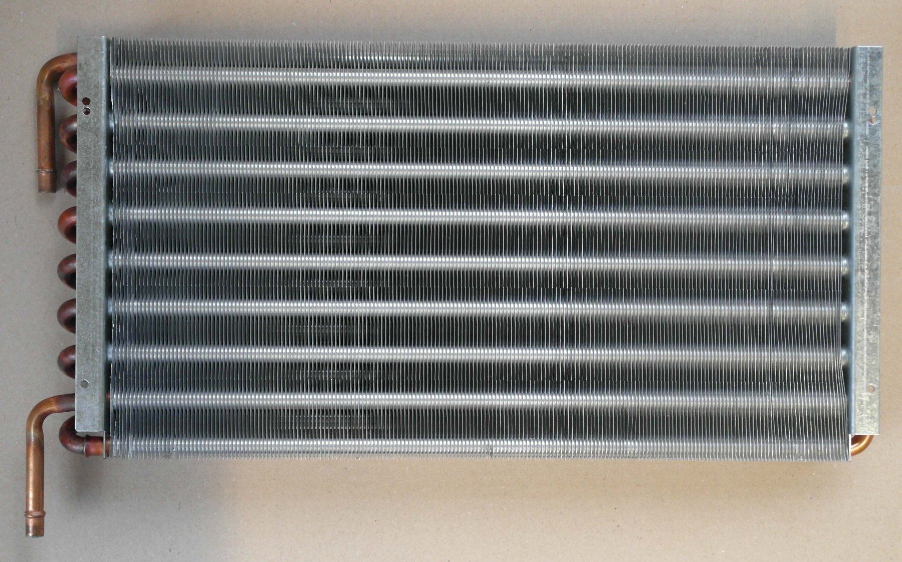 Neuer Luft/Wasser- Wärmetauscher, Al/Cu-Lamellen, 1.0 kW (Neu (gemäss ...