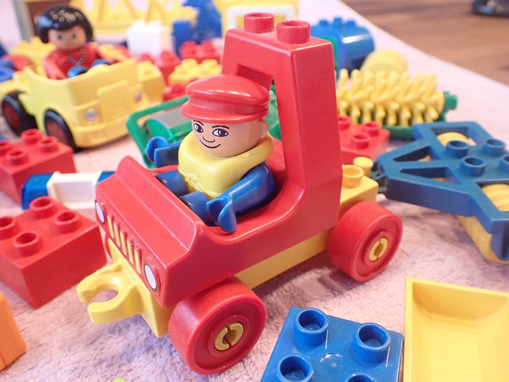 Lego DUPLO Figuren, Fahrzeuge und viele Bausteine | Kaufen auf Ricardo
