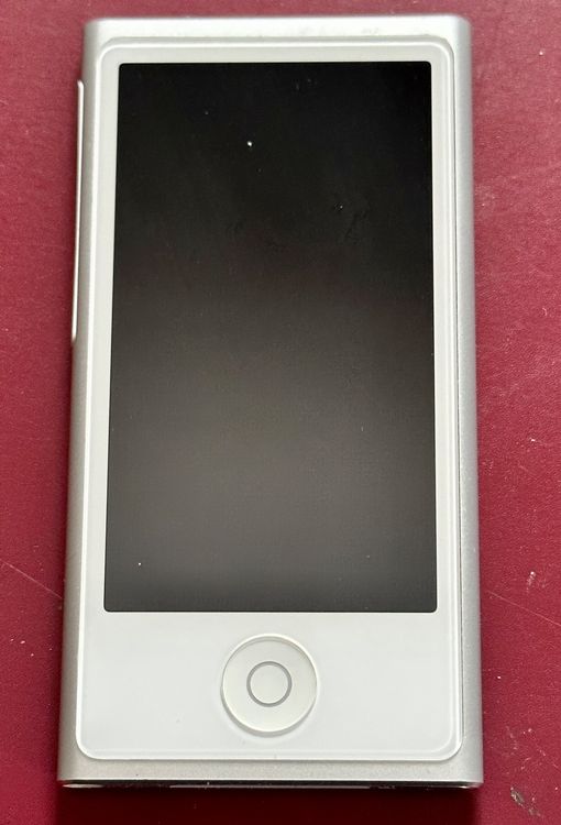 2 x iPod nano 7.Generation, 16 GB schwarz & weiss (Gebraucht) in Gams ...