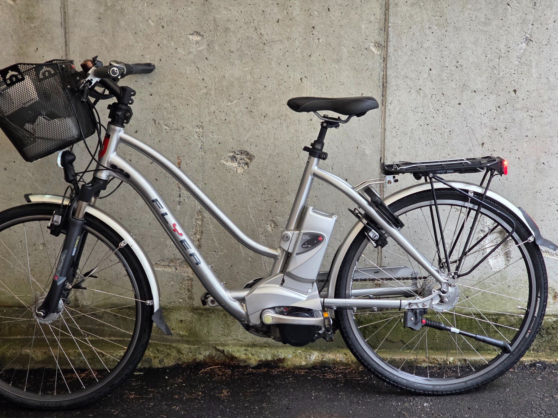 Flyer E-Bike , 25km/h. S. 2 Akkus (Gebraucht) in Buchs SG für CHF 399 – nur Abholung auf Ricardo ...