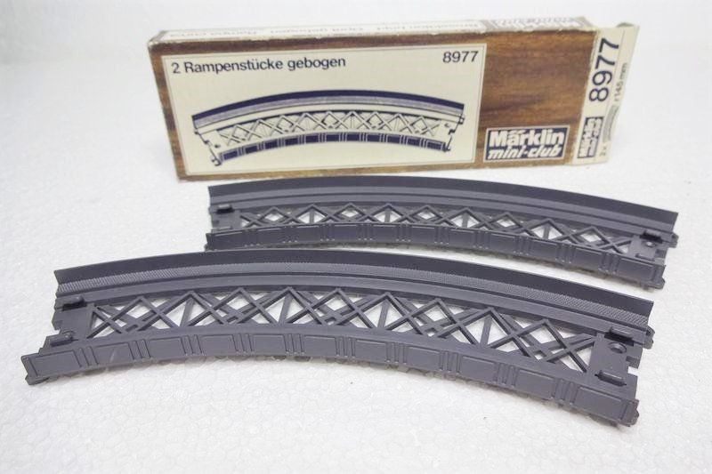 Märklin Z-8977 - 2 Pces de Pont Courbées - R-145mm | Kaufen auf Ricardo
