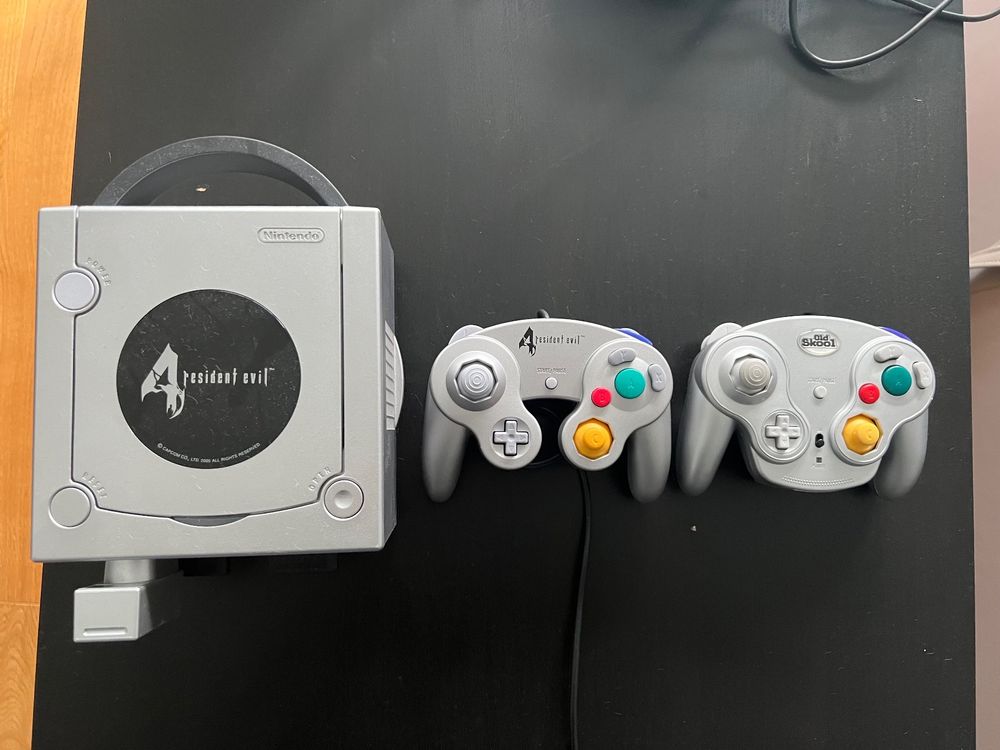 GameCube (RE4 Version) mit 2 Controllern und 6 Spiele (Gebraucht) in ...