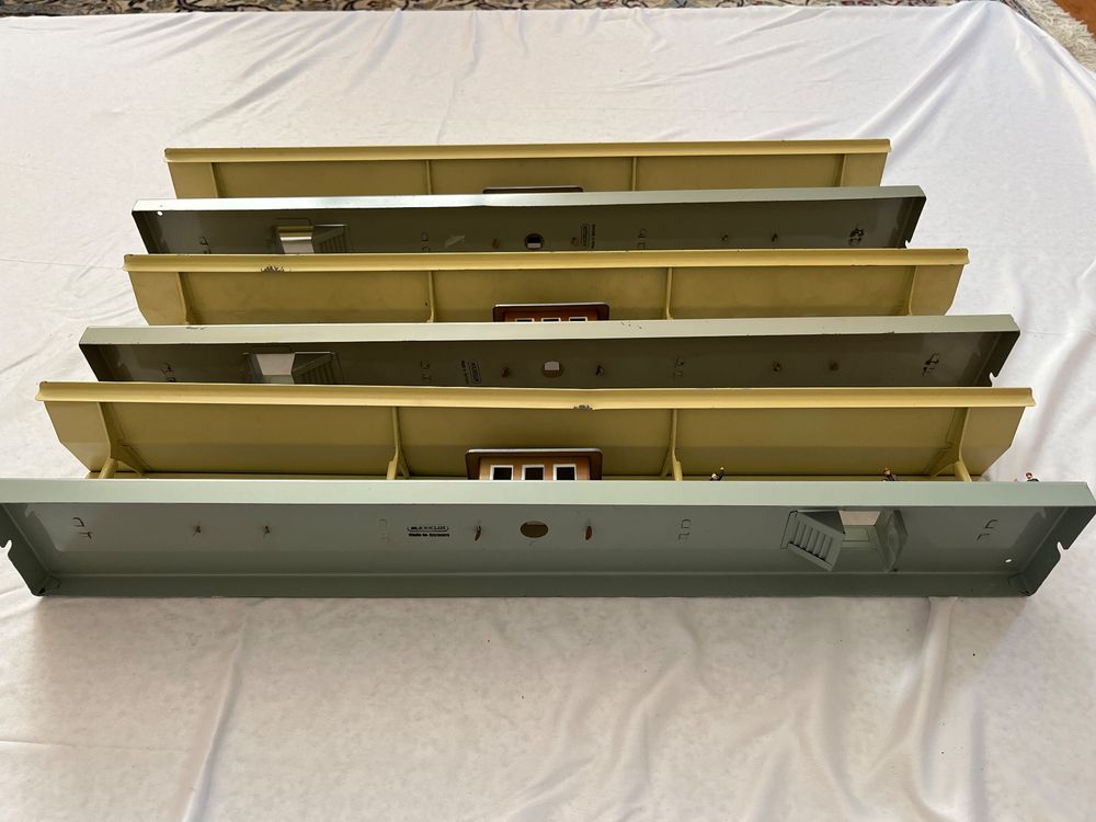 Märklin 423 Bahnsteig 3 Stk, 1x mit Figuren H0 Blech 1948-56 | Kaufen ...