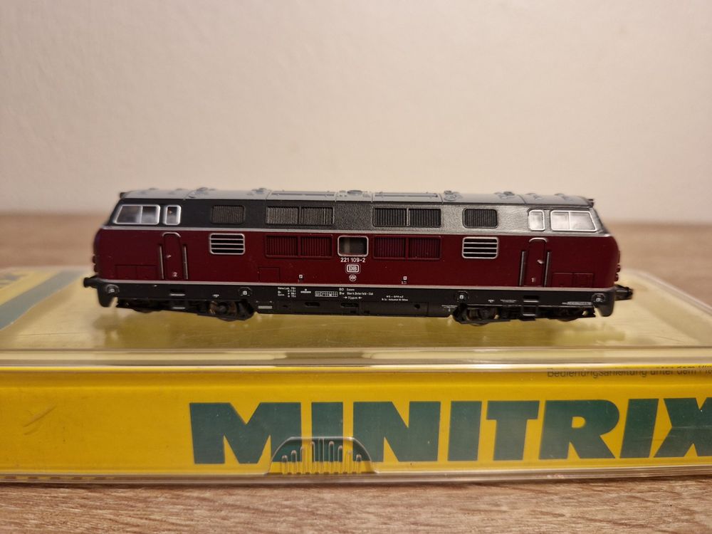 Minitrix 12061 Diesellok 221 109-2 DB N | Kaufen auf Ricardo