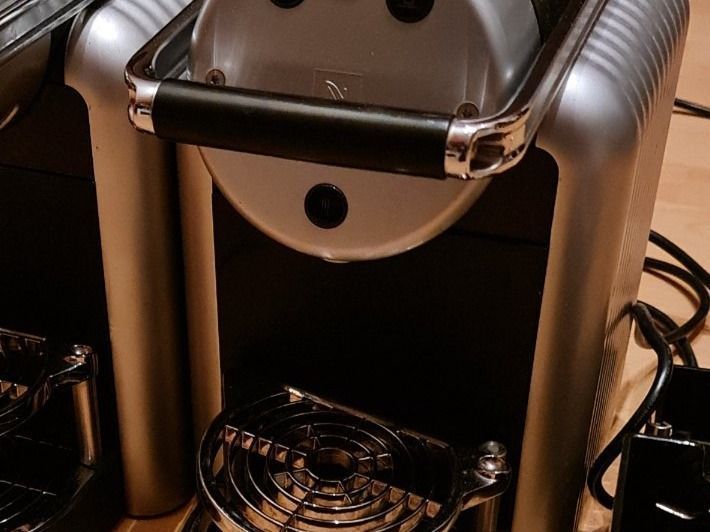 2 Nespresso Zenius ZN100 Pro Kaffeemaschine (Gebraucht) in Lausanne für ...