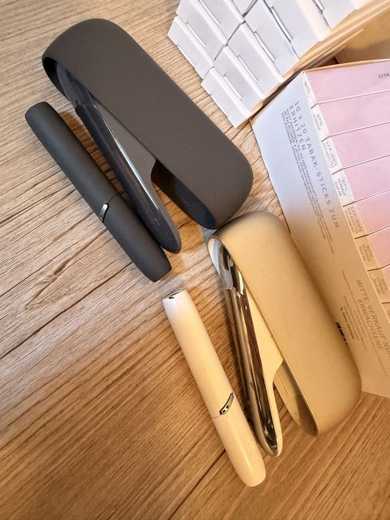 IQOS 3 Duo Kit: Holder, Charger + Reinigungs-Sticks (Gebraucht) in ...