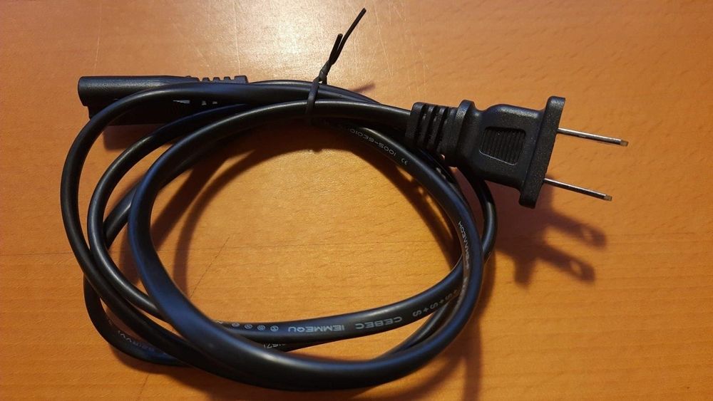 Kabel mit Stecker Typ A auf Stecker C7, 1.2 Meter Länge (Gebraucht) in ...