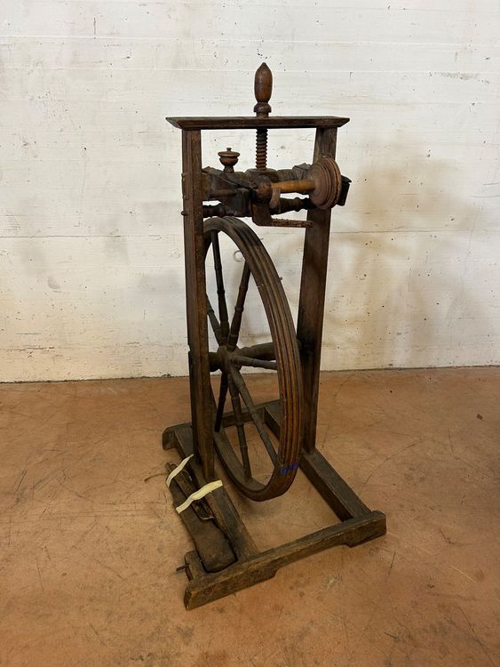 antikes Spinnrad Holz aus dem 18. Jh. (Gebraucht) in Zürich für CHF 20 ...