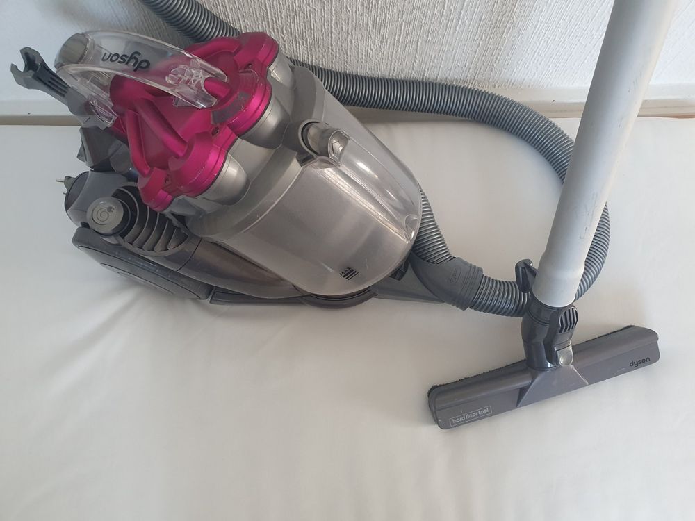 Aspirateur Dyson ancien modèle DC20 (D'occasion) à Lausanne pour CHF 90 – avec livraison ...