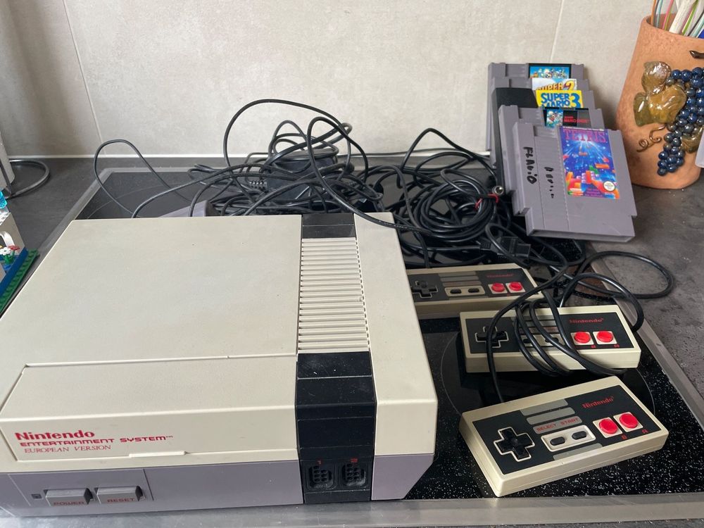 Nindendo nes plus 3 kontroller und 5spiele (Gebraucht) in Schaffhausen ...