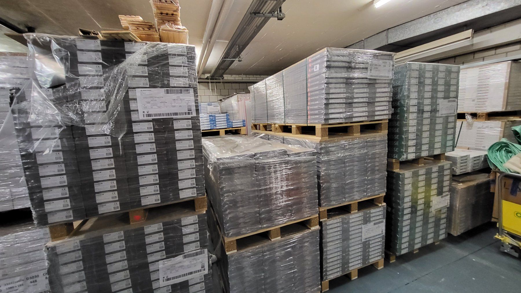 Laminat Premium 8 mm Dekor oristano eiche Fr.9.90 m2 (Neu und ...